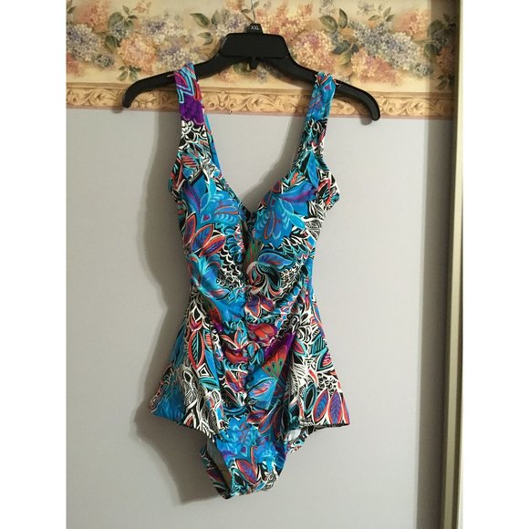 Maxine of Hollywood | Swim | Maxine Of Hollywood Colorful One Piece ...